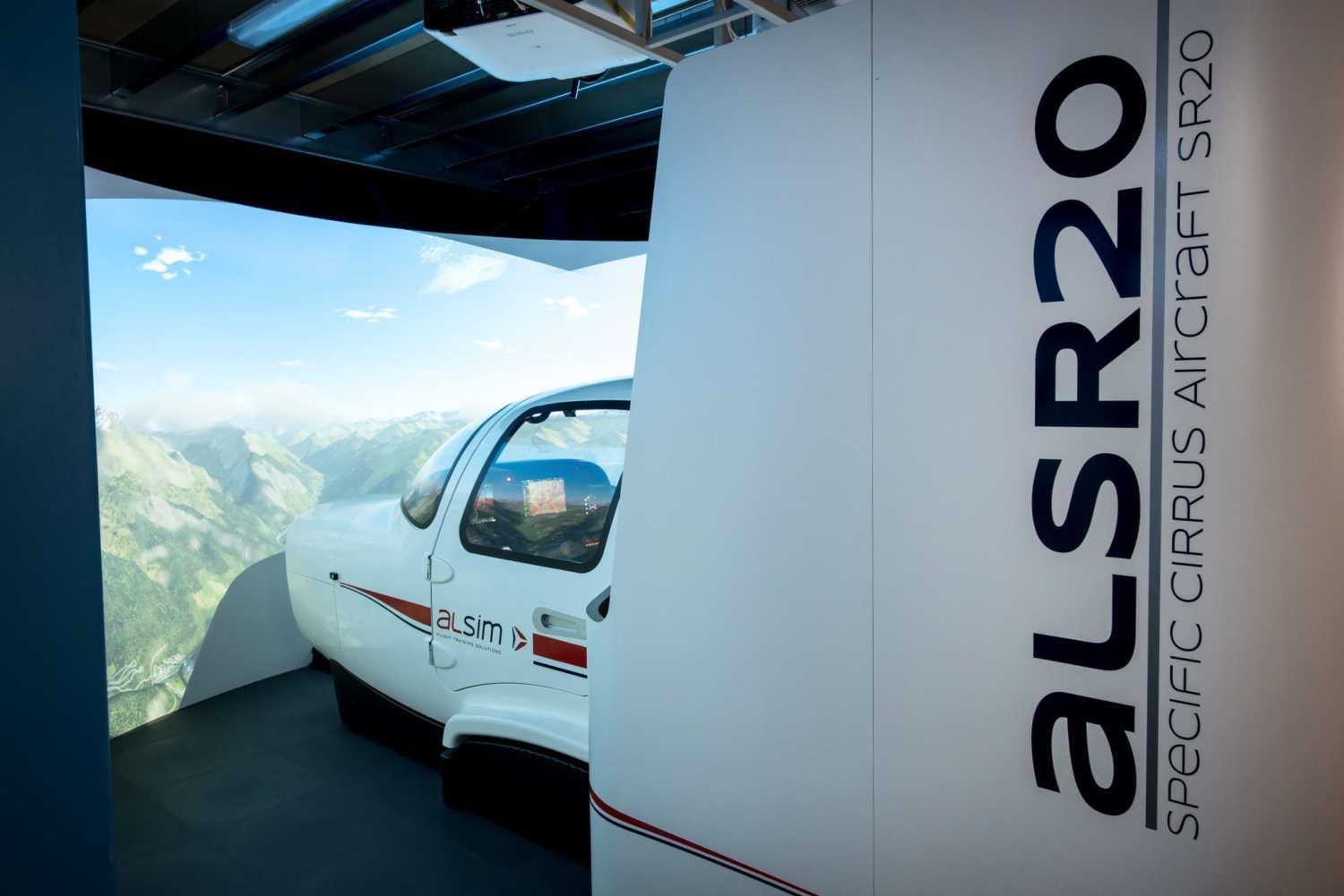 Cirrus Flight Simulator - Daedalus Aviation